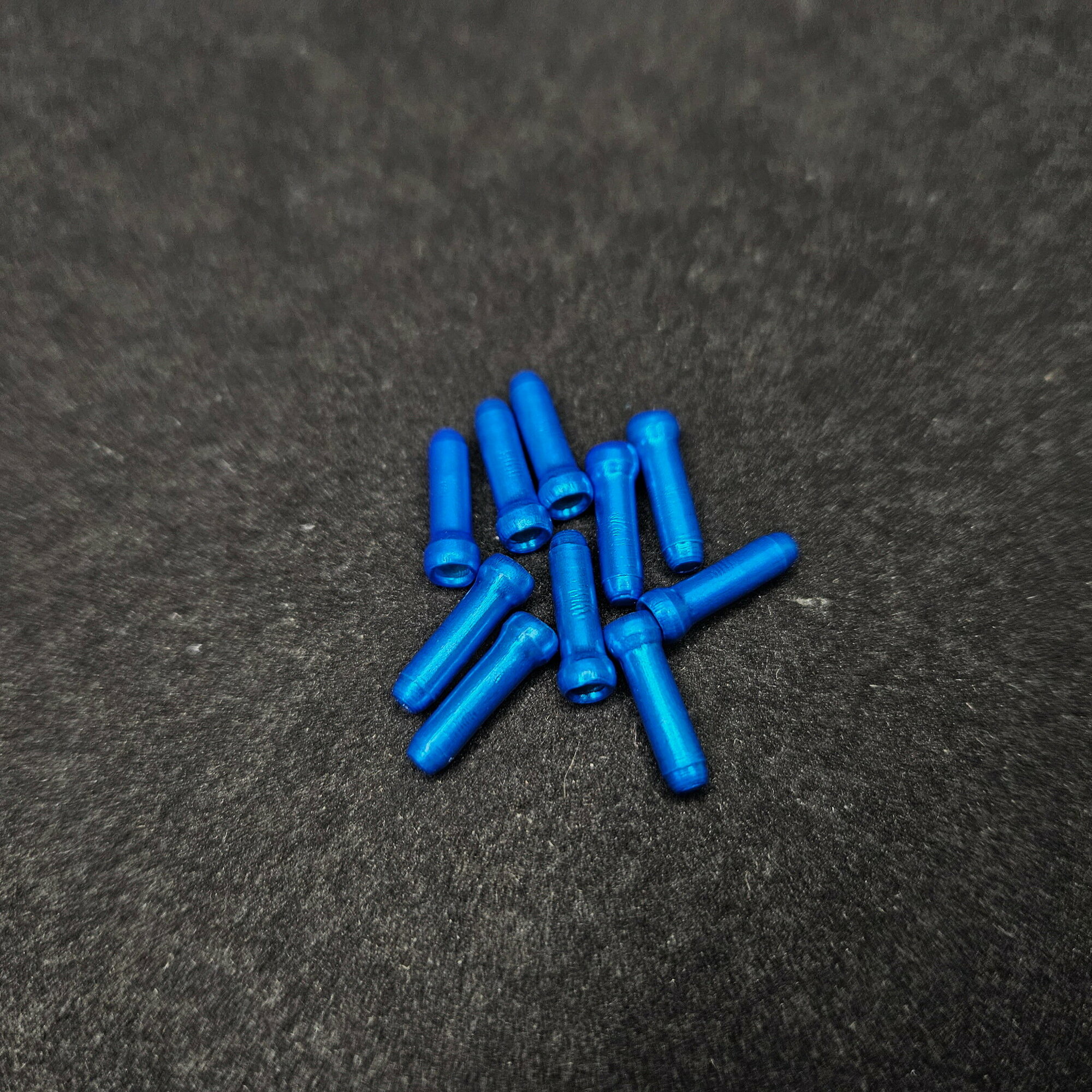 Комплект наконечников на трос тормоза / переключения для велосипеда Jagwire Cable Tips, синие, 10 штук