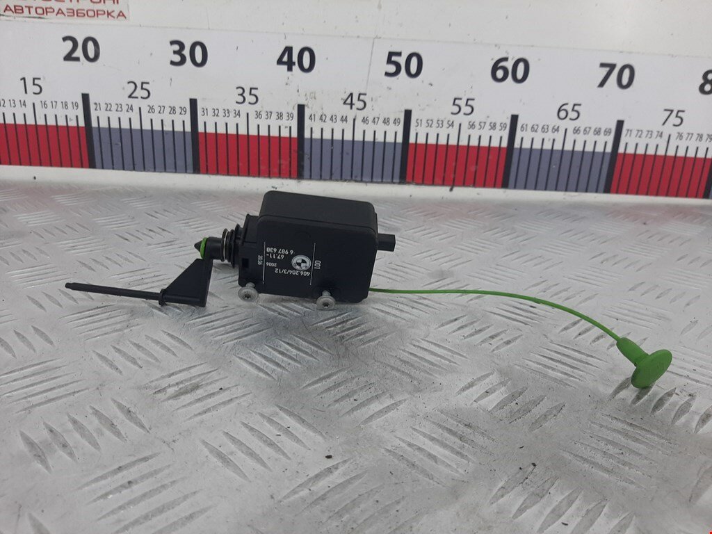 Сервопривод (электропривод моторчик привода) лючка бензобака BMW 7-Series (E65/E66) 67116987638 арт. 1705176