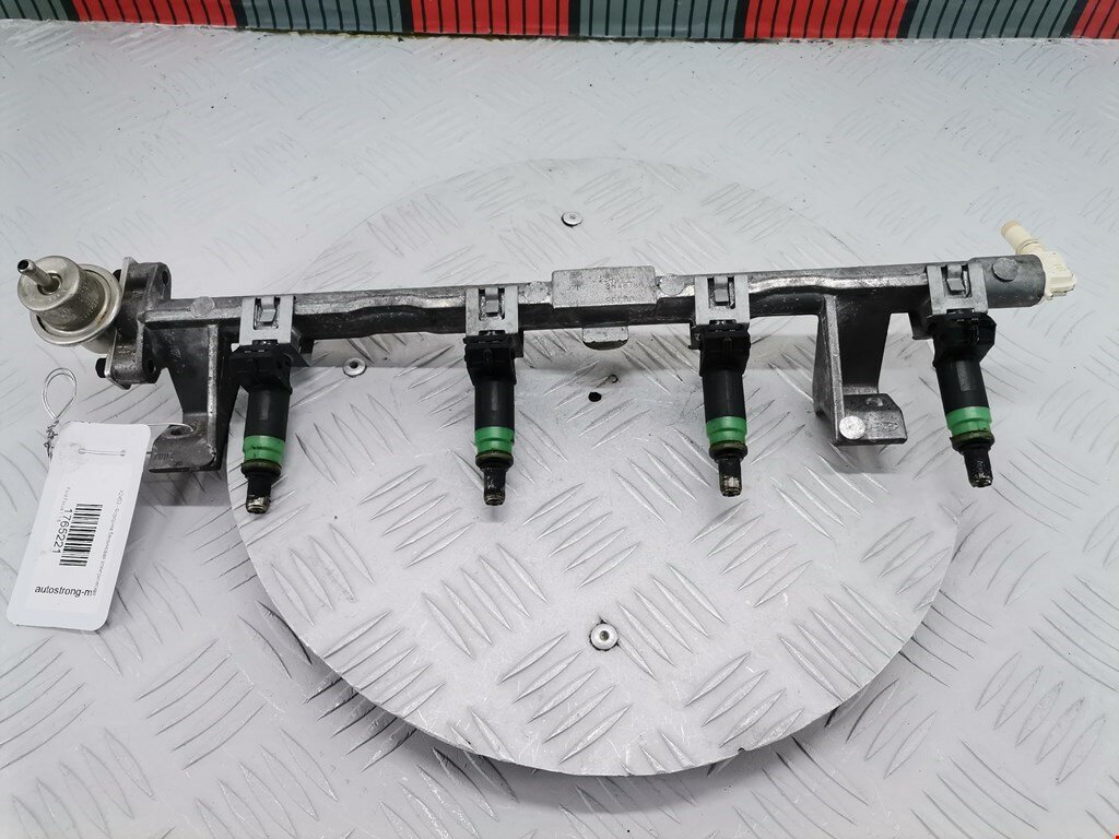Форсунка бензиновая электрическая Ford Focus 1 98MF9F593BA арт. 1765221