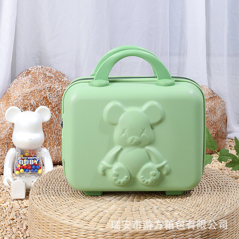 Чемодан Traveler