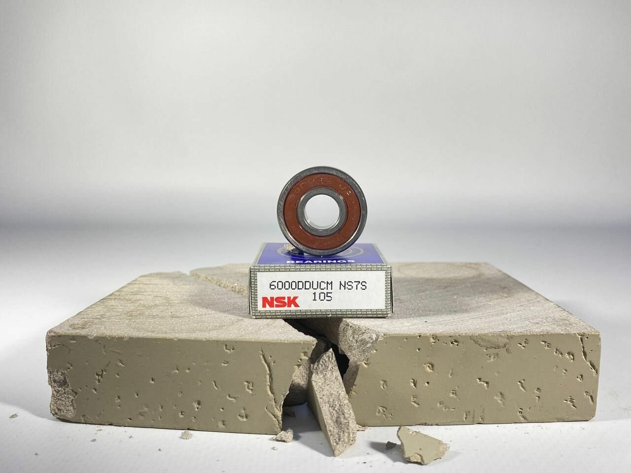 Подшипник 6000-2RS (180100) NSK. Made in Indonesia.