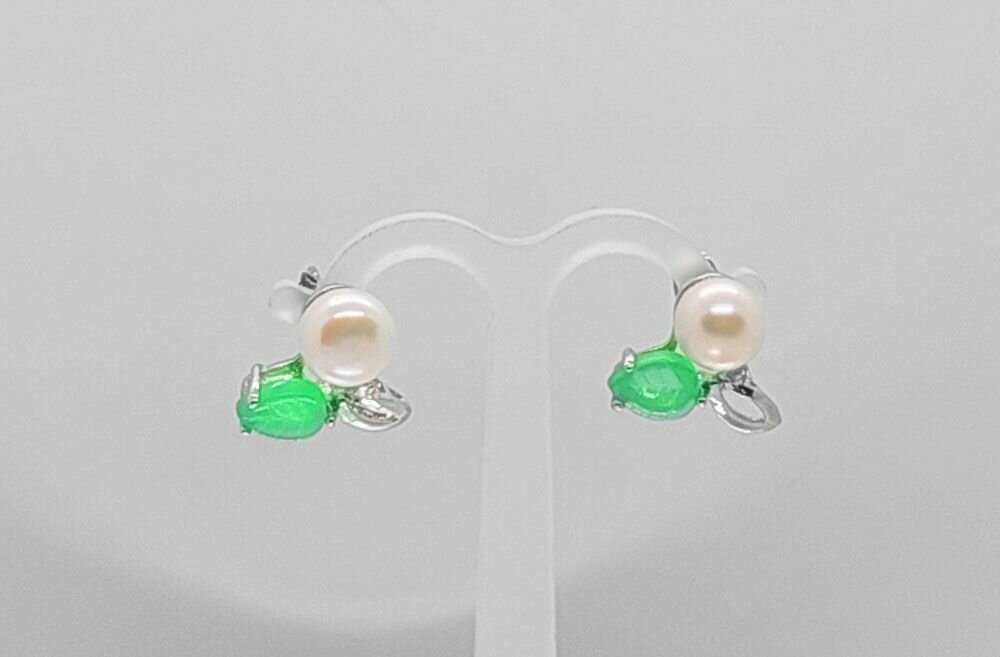 Серьги пусеты, нефрит