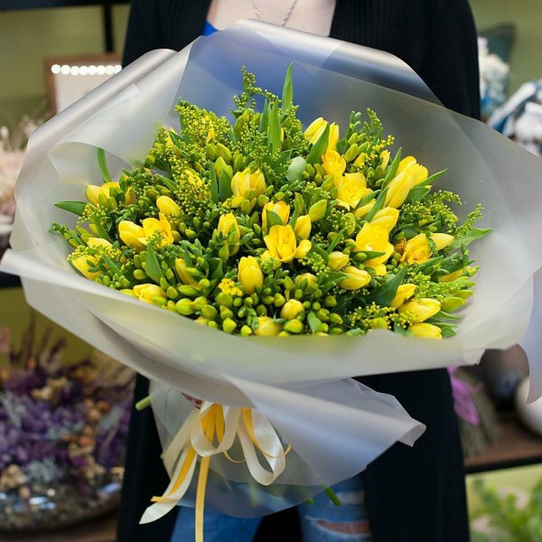 Букет цветов Charlotte "Медовый лайт", сборный, 125 цветов, жёлтый