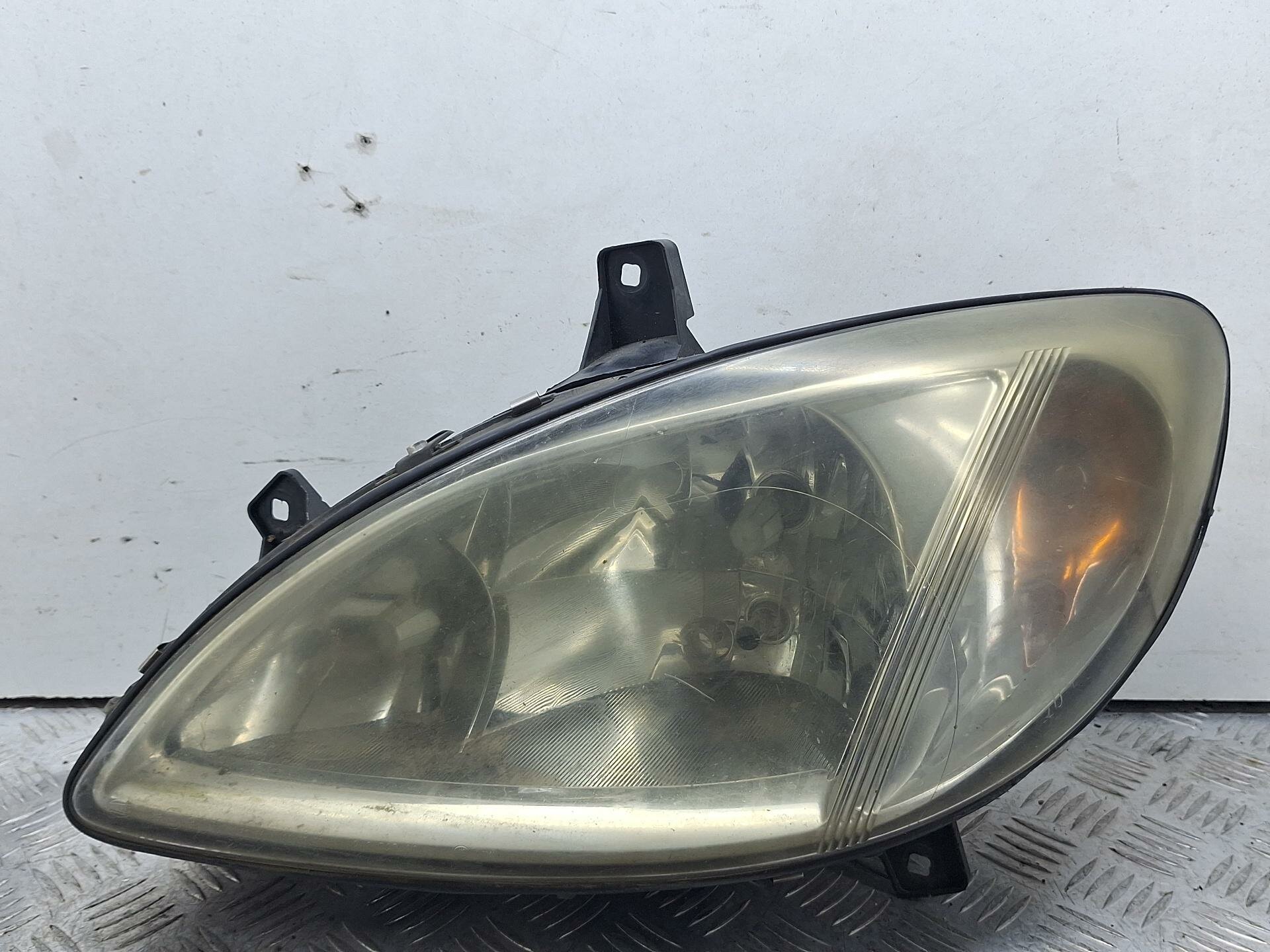 Фара левая Mercedes-Benz Vito W639 2010 24670300