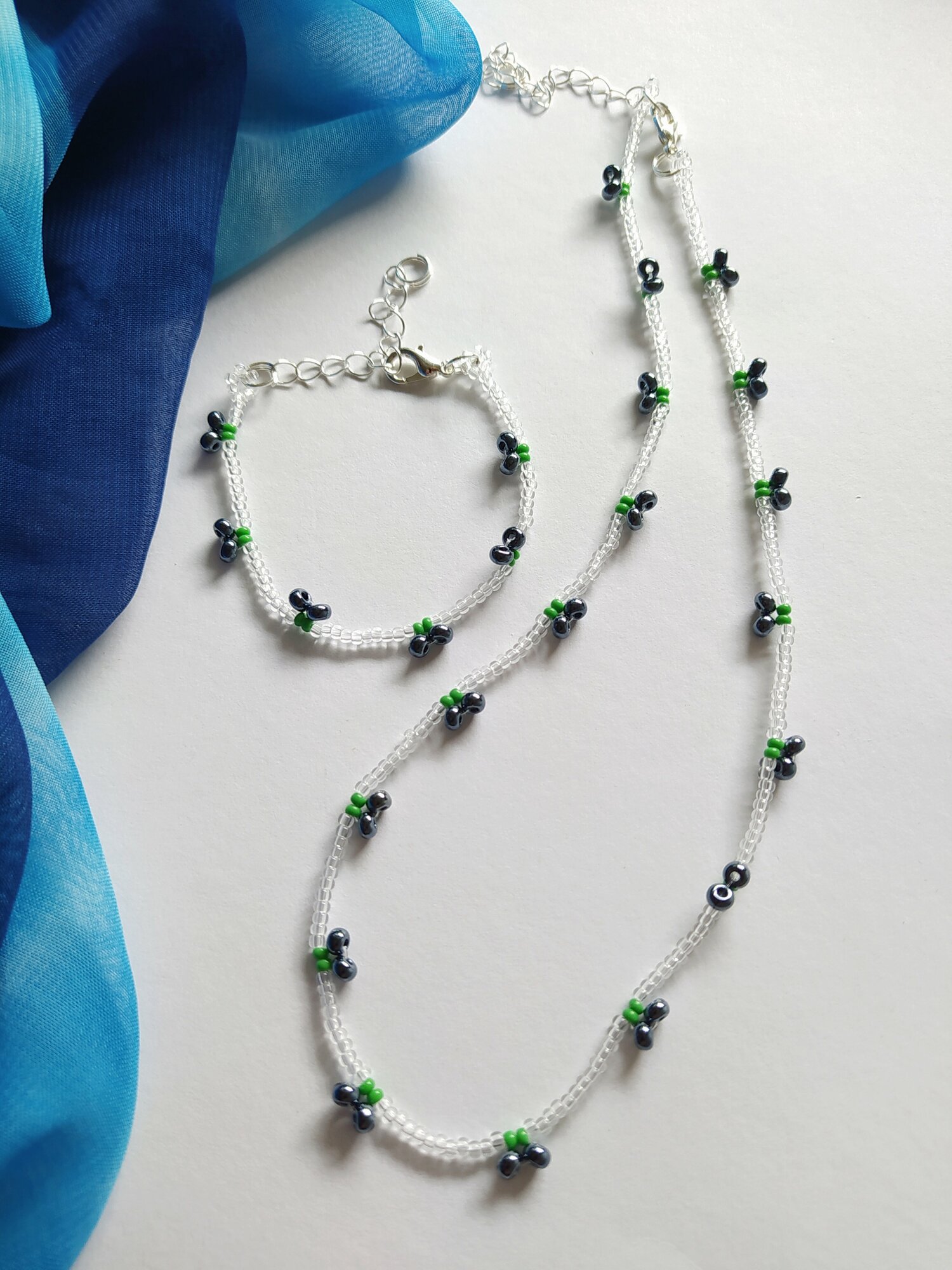 Комплект бижутерии: браслет, чокер, бисер