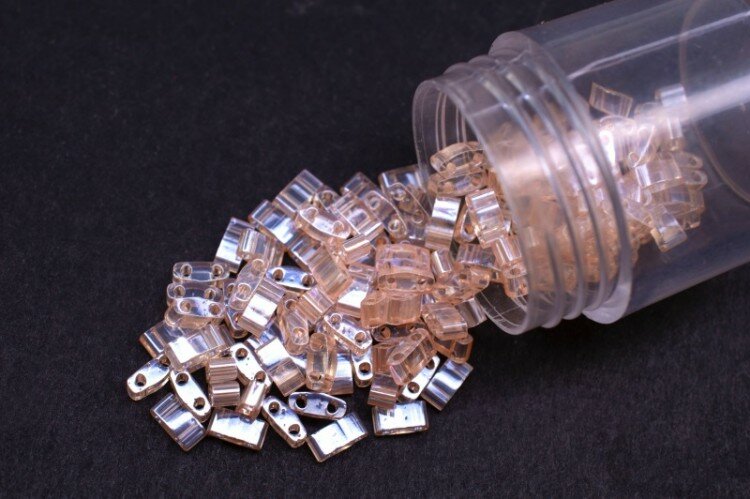 Бисер японский MIYUKI Half TILA #0365 светлый розовый, глянцевый прозрачный, 5 грамм