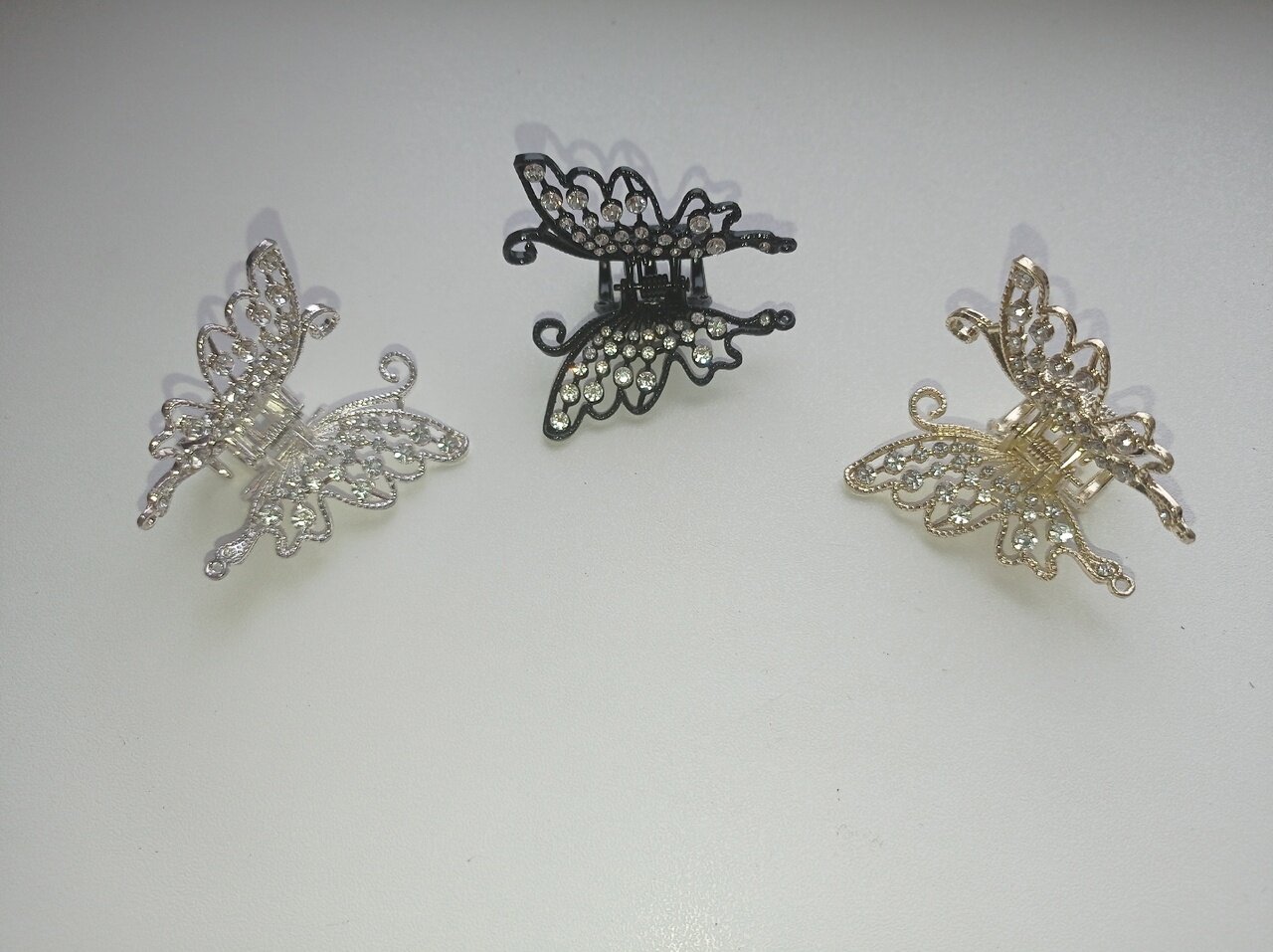 Заколка краб "Бабочка" черная со стразами