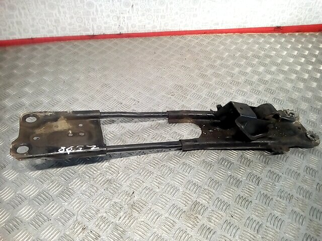 Балка передняя продольная Mazda 323 BJ B45539800D арт. 458259