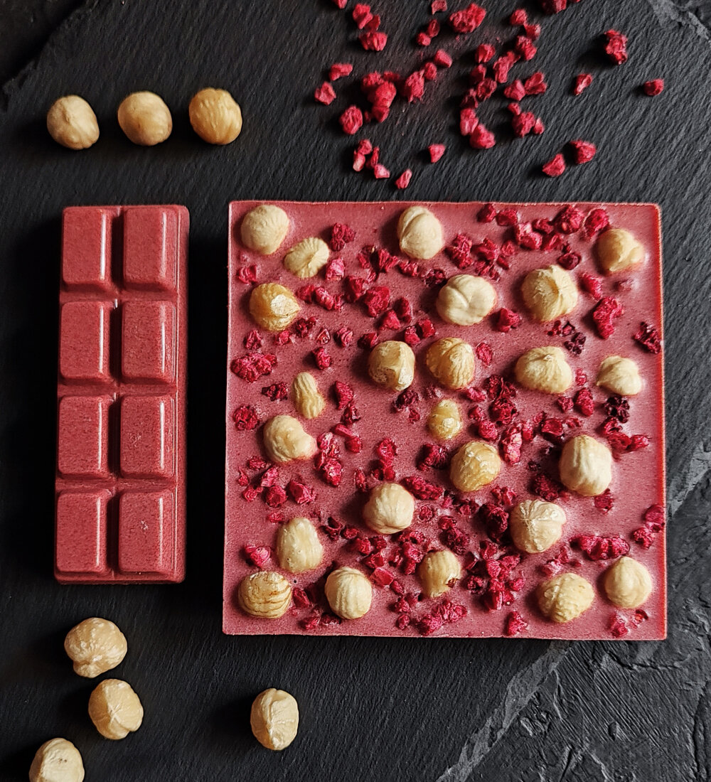 Шоколад с сублимированной малиной и печёным фундуком, 90 грамм