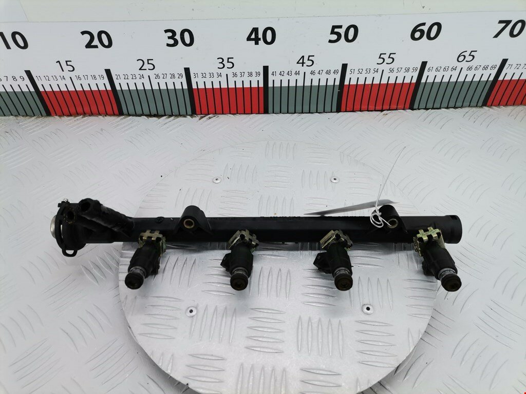 Форсунка бензиновая электрическая Volkswagen Polo 3 030906031E арт. 1624877