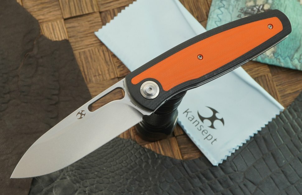 Складной нож Kansept Knives Mato, сталь CPM S35VN, сатин, рукоять черно-оранжевый G-10
