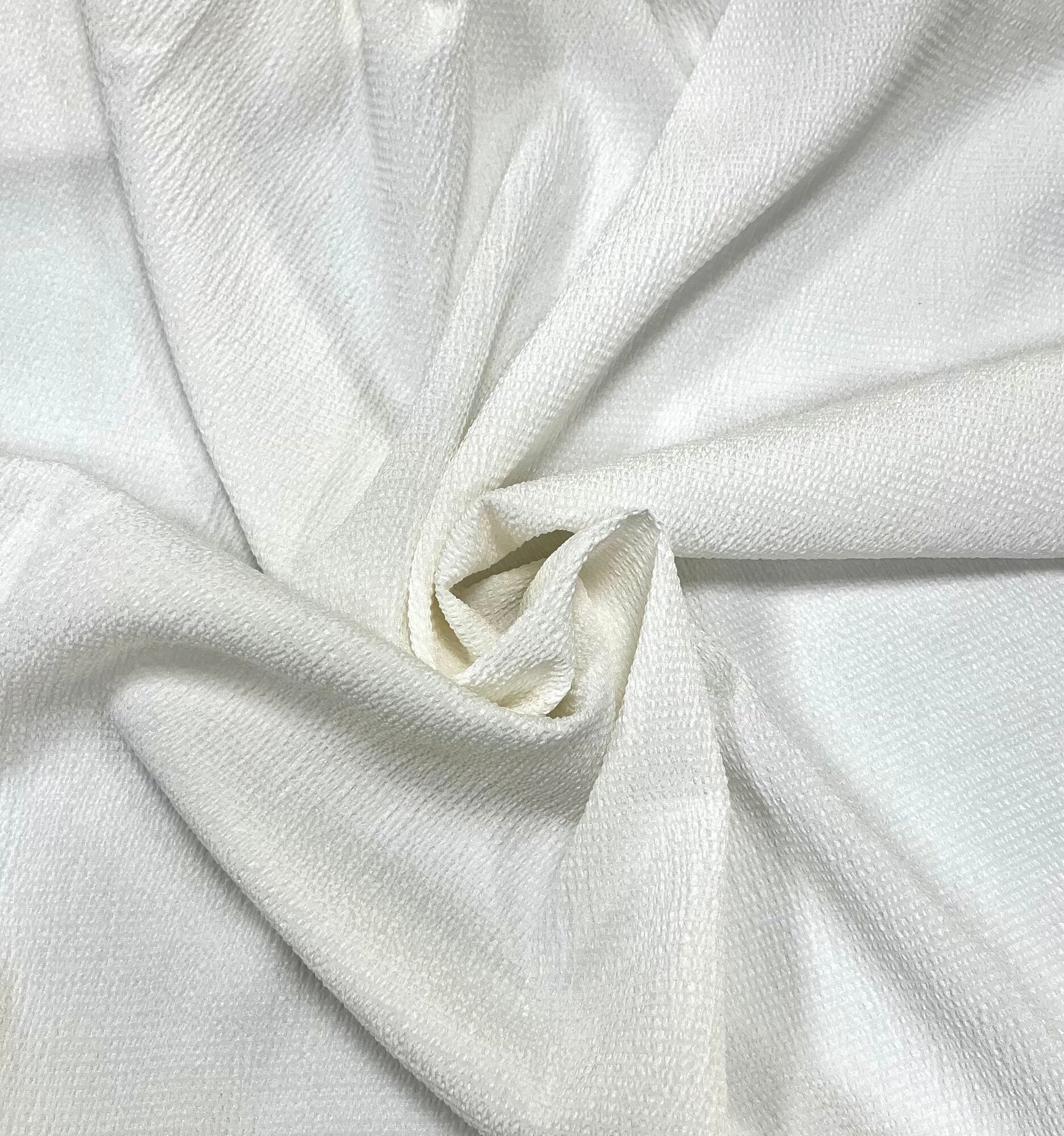 Ткань плательная жатый шёлк, жемчужный цвет, плотность 120 гр, ширина 100 см, Франция, любой метраж кратный 1м