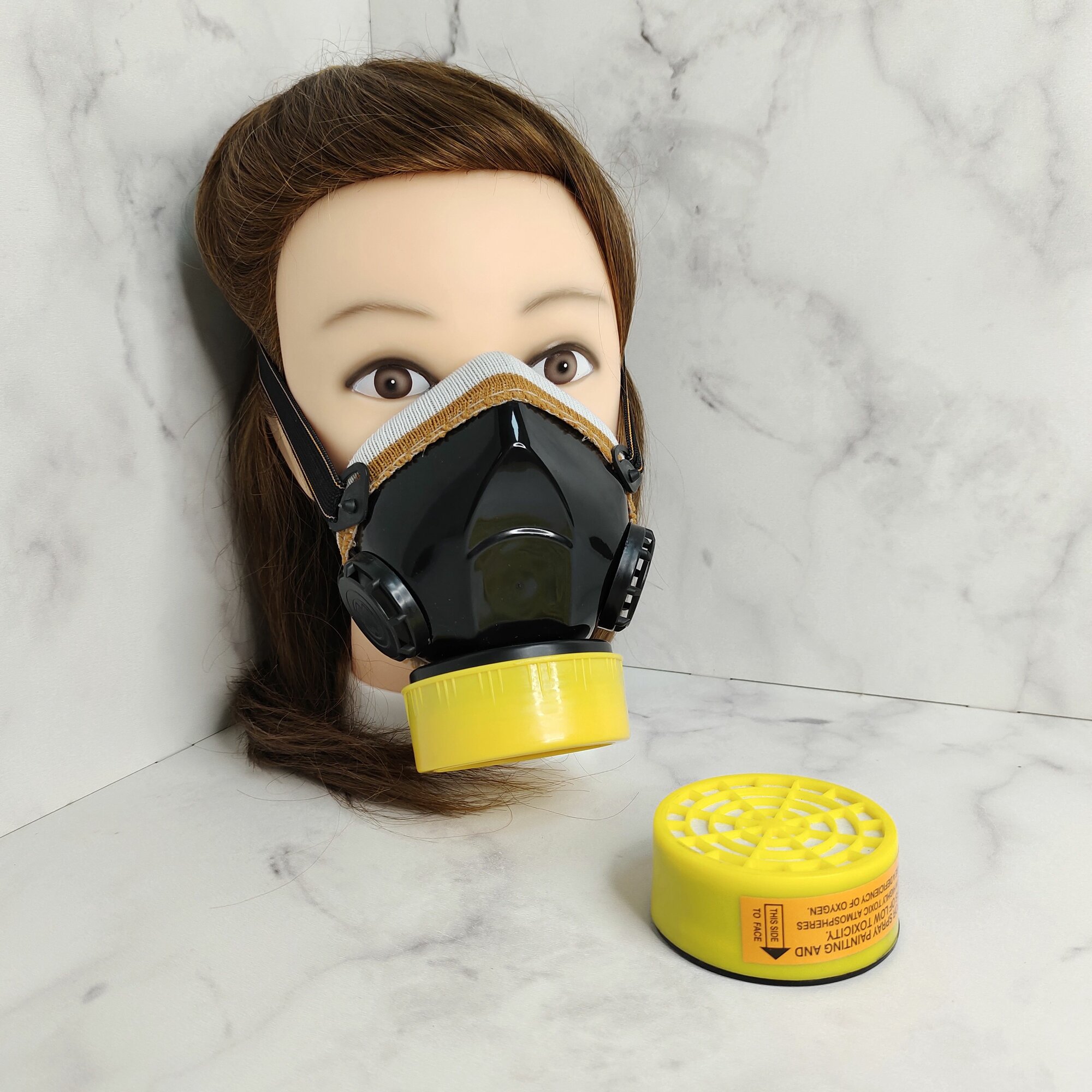 Защитная Маска-респиратор черный с одним круглыми угольными фильтрами 1 шт + 1 дополнительных угольных фильтра