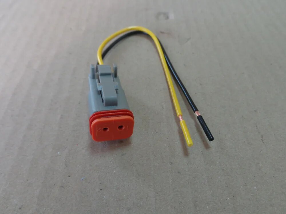 Разъем-соединитель жгутовой (074) разъём к датчику наличия воды в топливе дв. Cummins