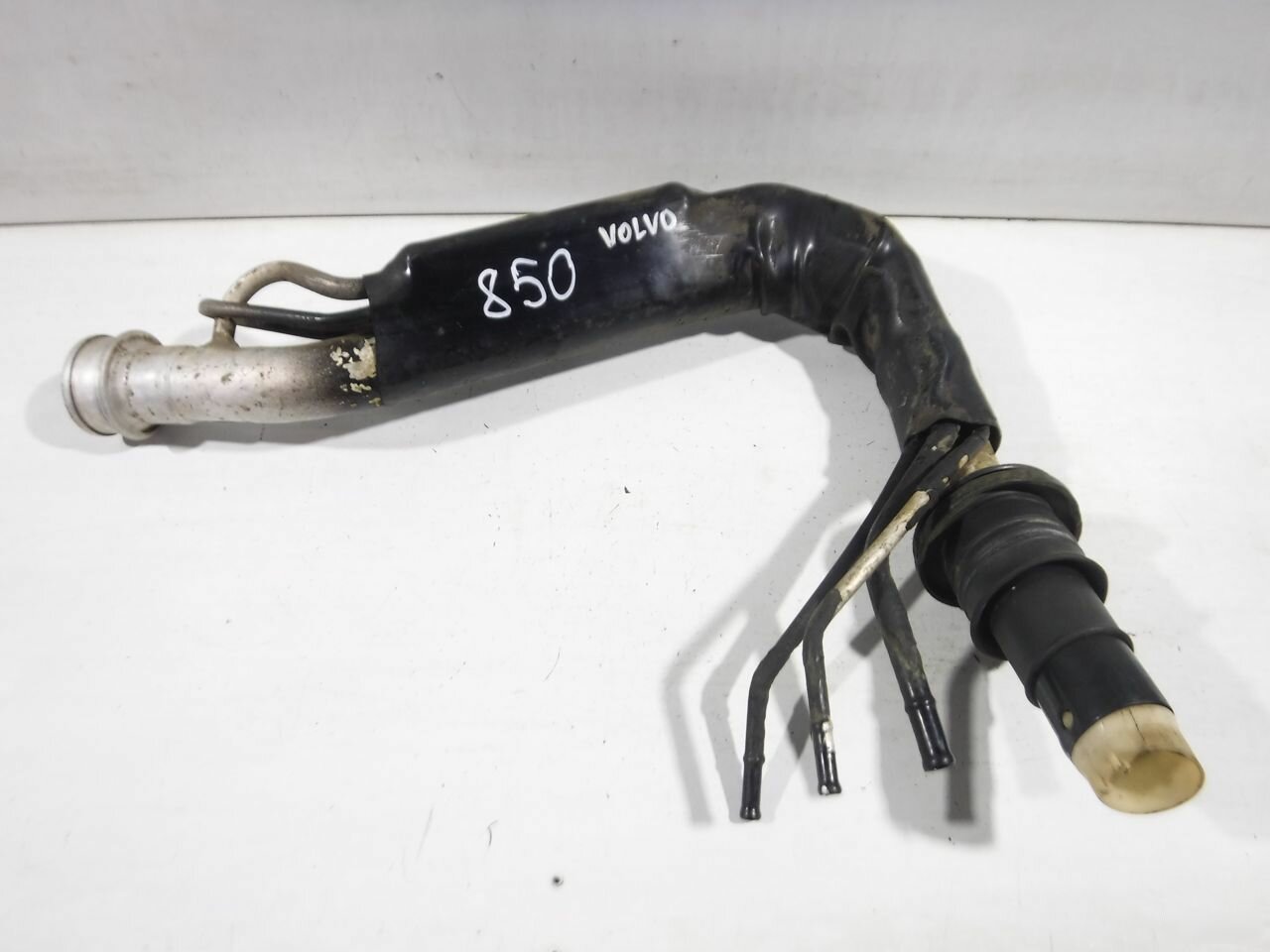 Горловина топливного бака Volvo 850 I (1991—1997) 9141120