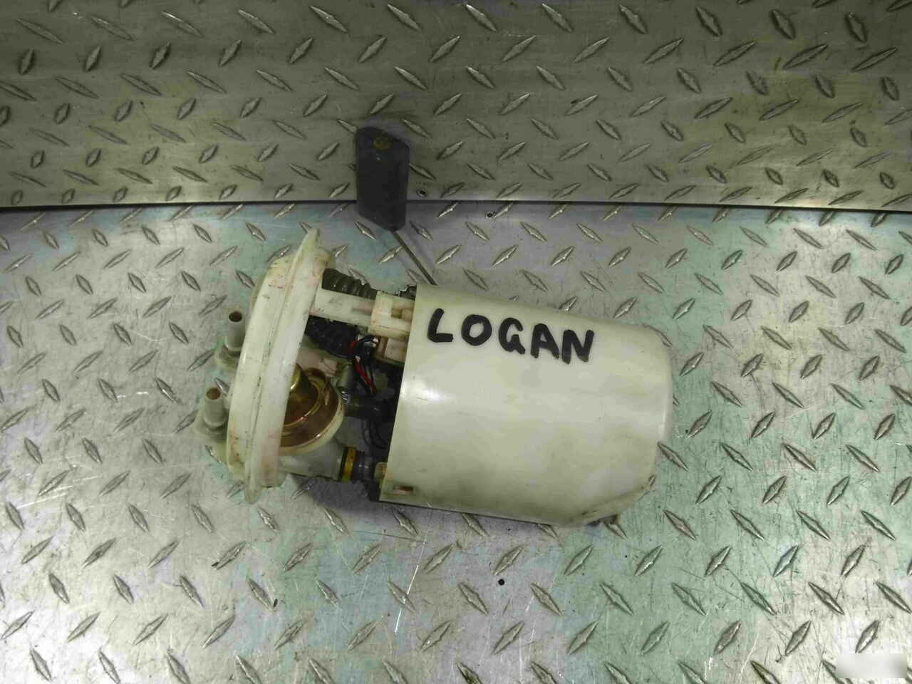 Насос топливный электрический Renault Logan I (2004—2009) 8200306918