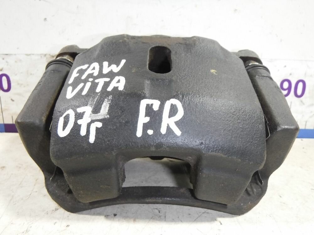 Суппорт передний правый Faw Vita 4773052020
