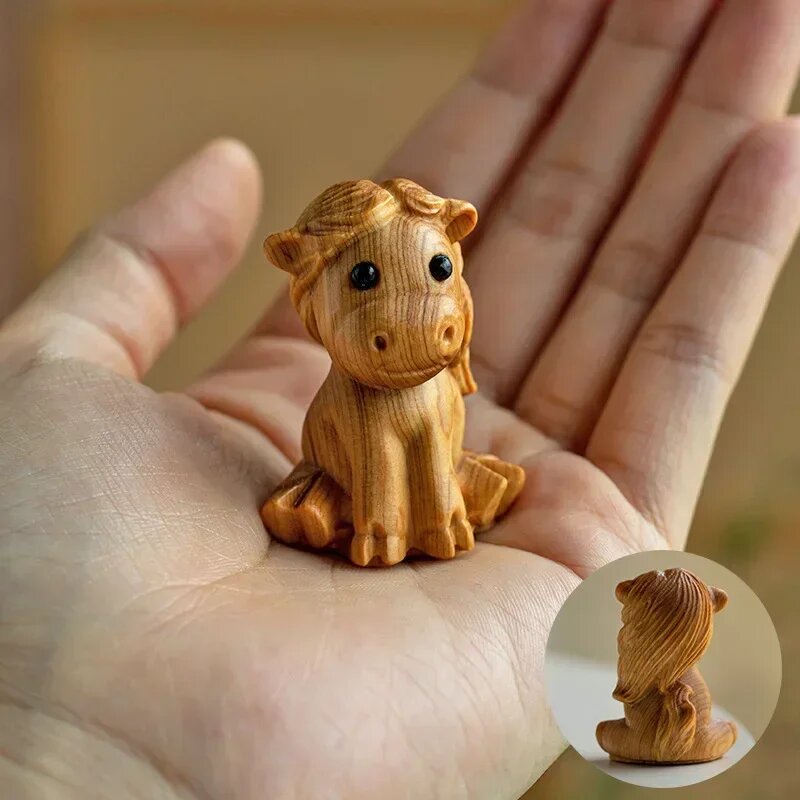 Деревянная фигурка лошадки, разноцветная