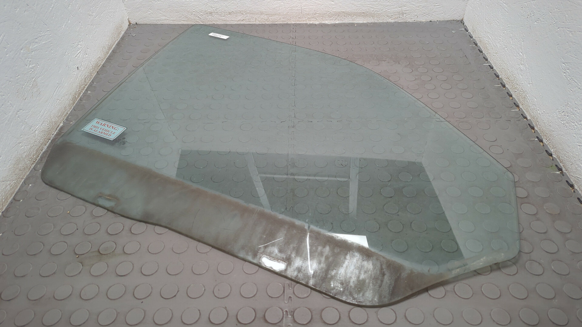 Стекло боковой двери правое переднее Volkswagen Transporter 5 Б/У