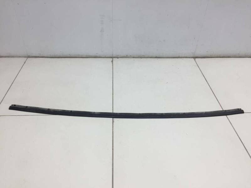 Уплотнитель капота Infiniti QX56/QX80 Z62 2010 кат.номер: 658201LA0A