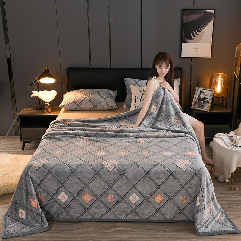 Плед на диван 200x230 и кровать пушистый одеяло всесезонное