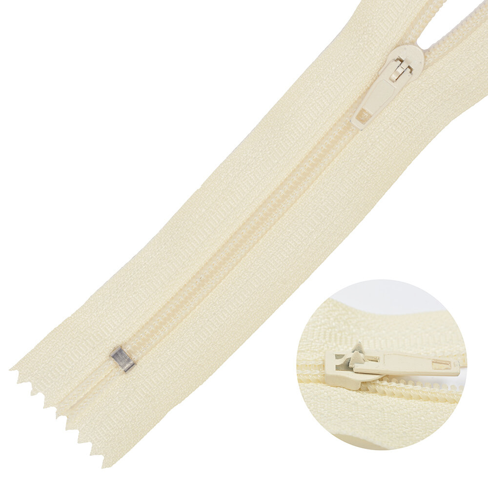 Молния MaxZipper брючная №4 замок полуавтомат, 20см н/р цв. F306 св. бежевый уп.100шт