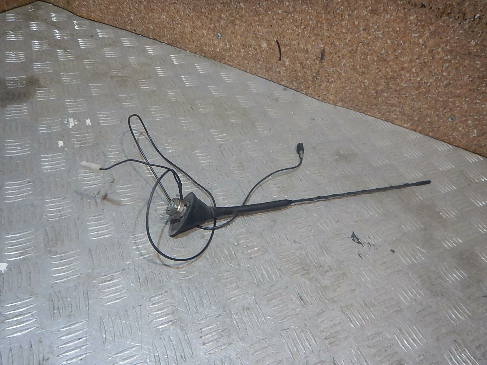 Б/У Антенна, Renault (Рено)-CLIO/SYMBOL (98-08) RENAULT CLIO/SYMBOL (98-08) в сборе без повреждений. 494907 RENAULT арт. ...