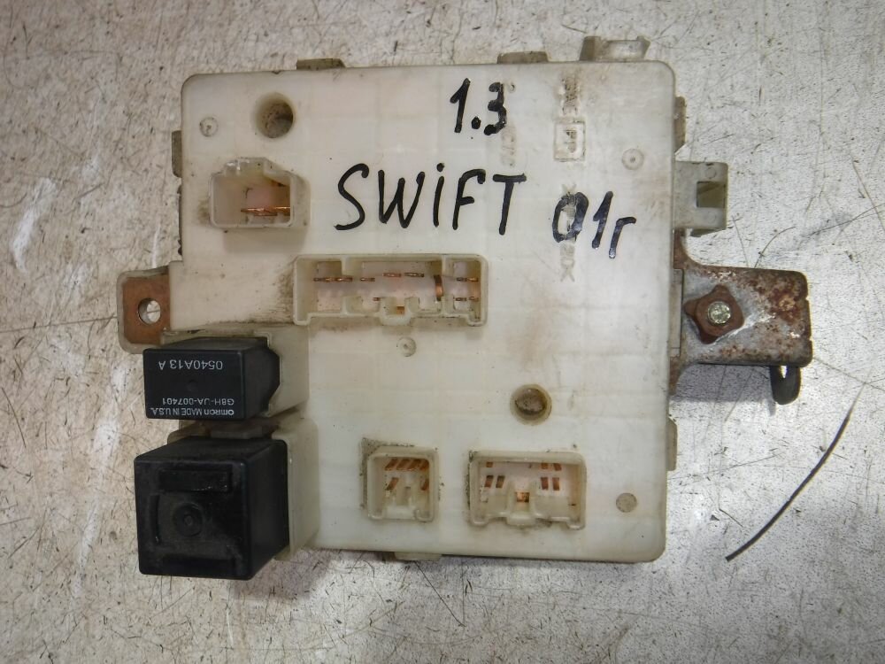 Блок предохранителей Suzuki Swift II 3671051G00