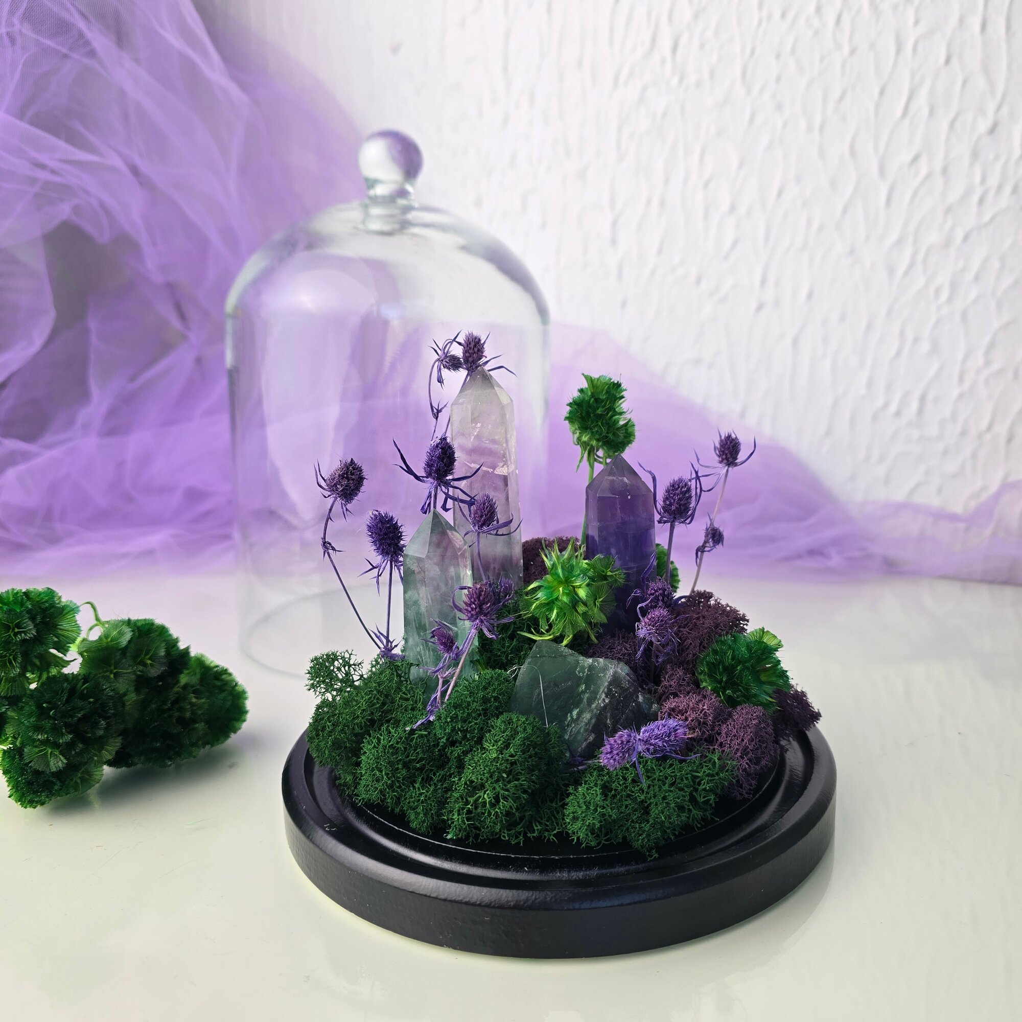 Композиция в колбе из камней и живых стабилизированных роз "Подводный город" , подарок на 14 февраля и 8 марта