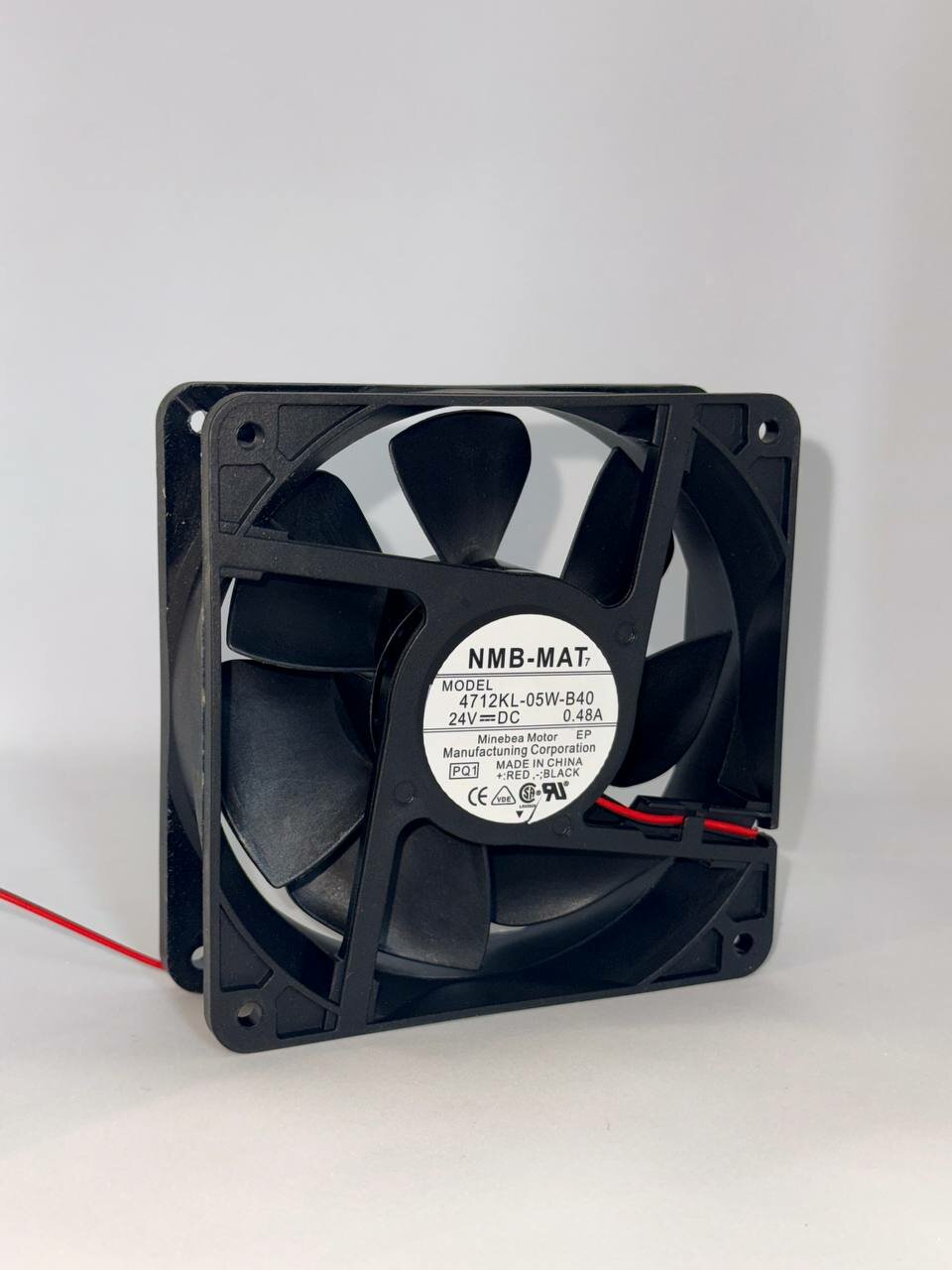 Вентилятор NMB-MAT 4712KL-05W-B40 24V