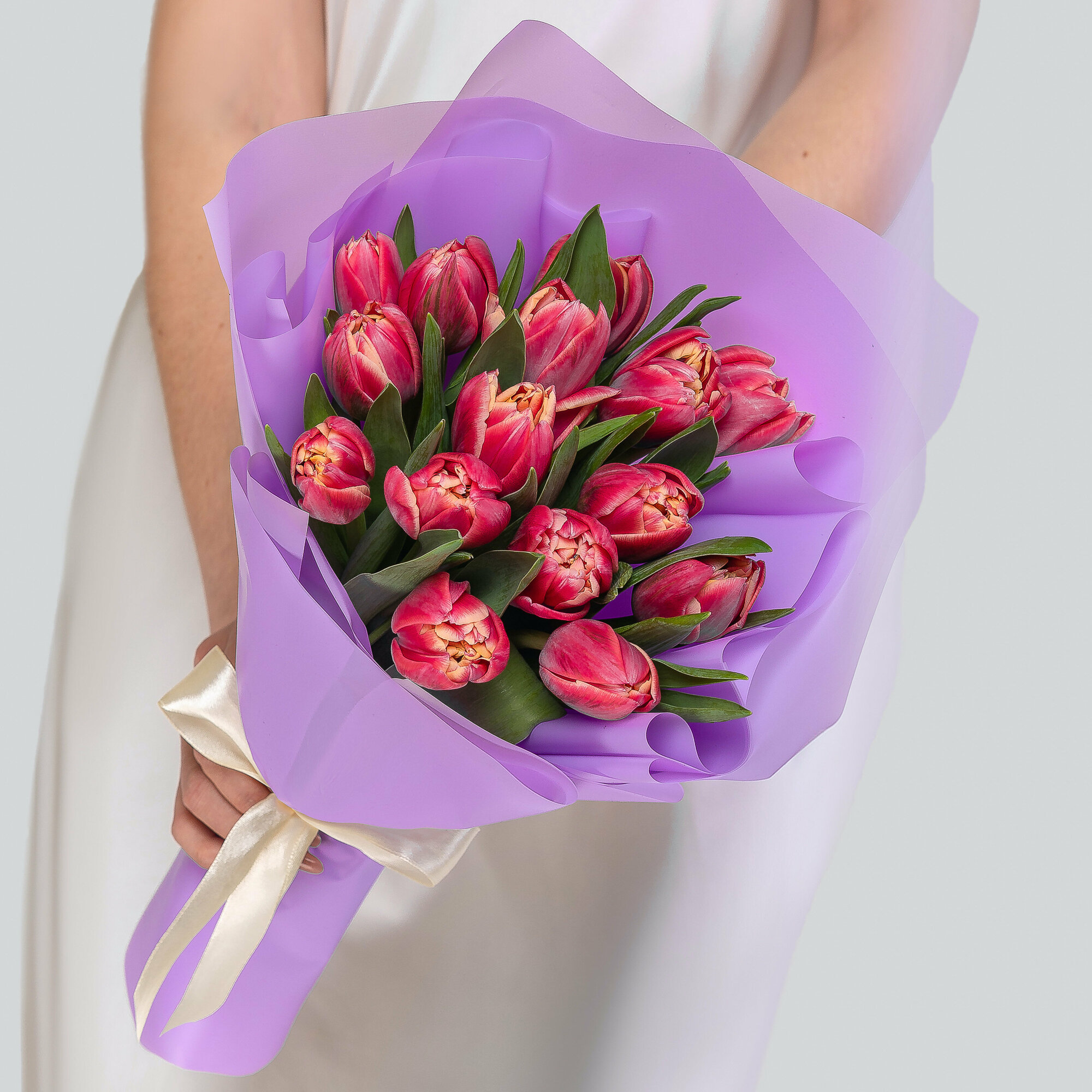 Букет Мегацвет24 "Колумбус", тюльпаны розовые, 15 шт, дизайнерская упаковка