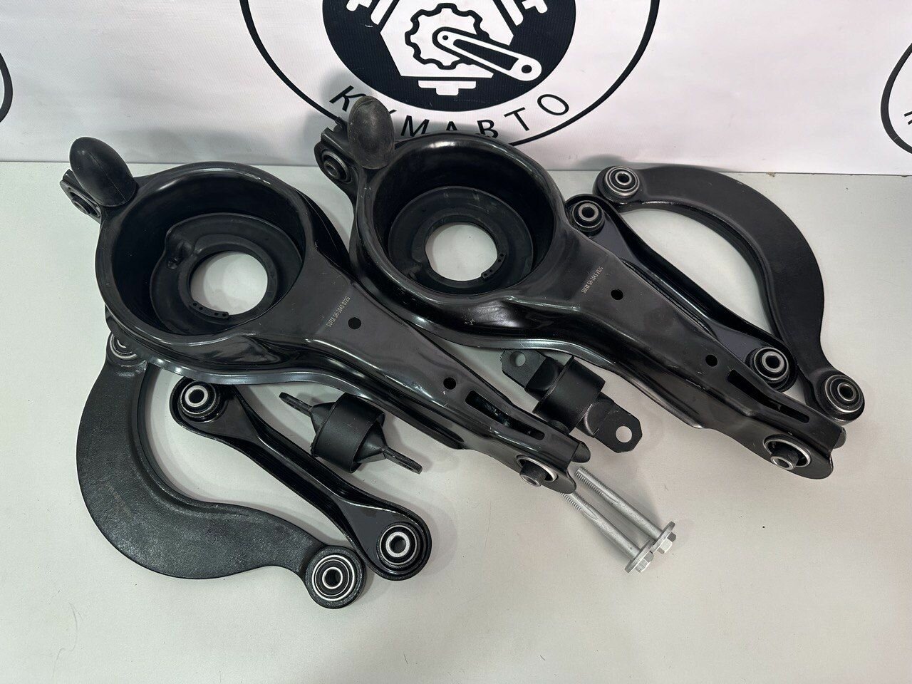 Задние рычаги форд фокус 3 ford focus 3 седан и хетчбэк комплект задней подвески Focus 3 отличное качество