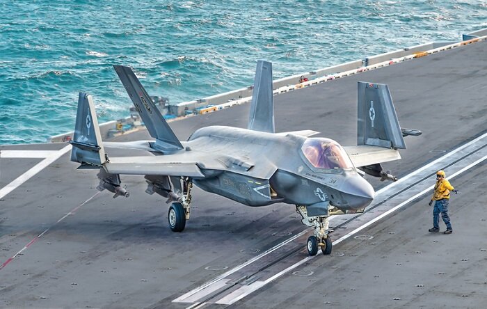 1469 Italeri Самолет F-35C Lightning II 1/72