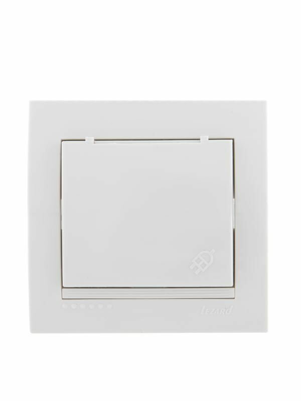 Розетка 1-м СП Deriy с заземл. с защ. крышкой бакелит бел./бел. LEZARD 702-0202-123B