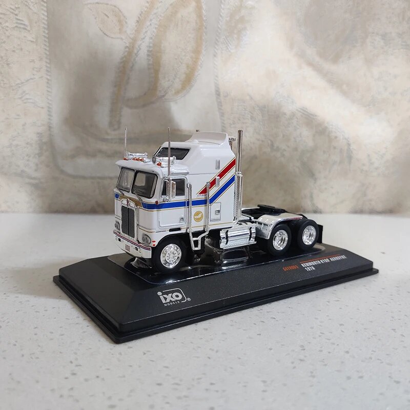WELLY IXO KENWORTH K100 Aerodyne 1976 металлический грузовик с прицепом 1:64 white