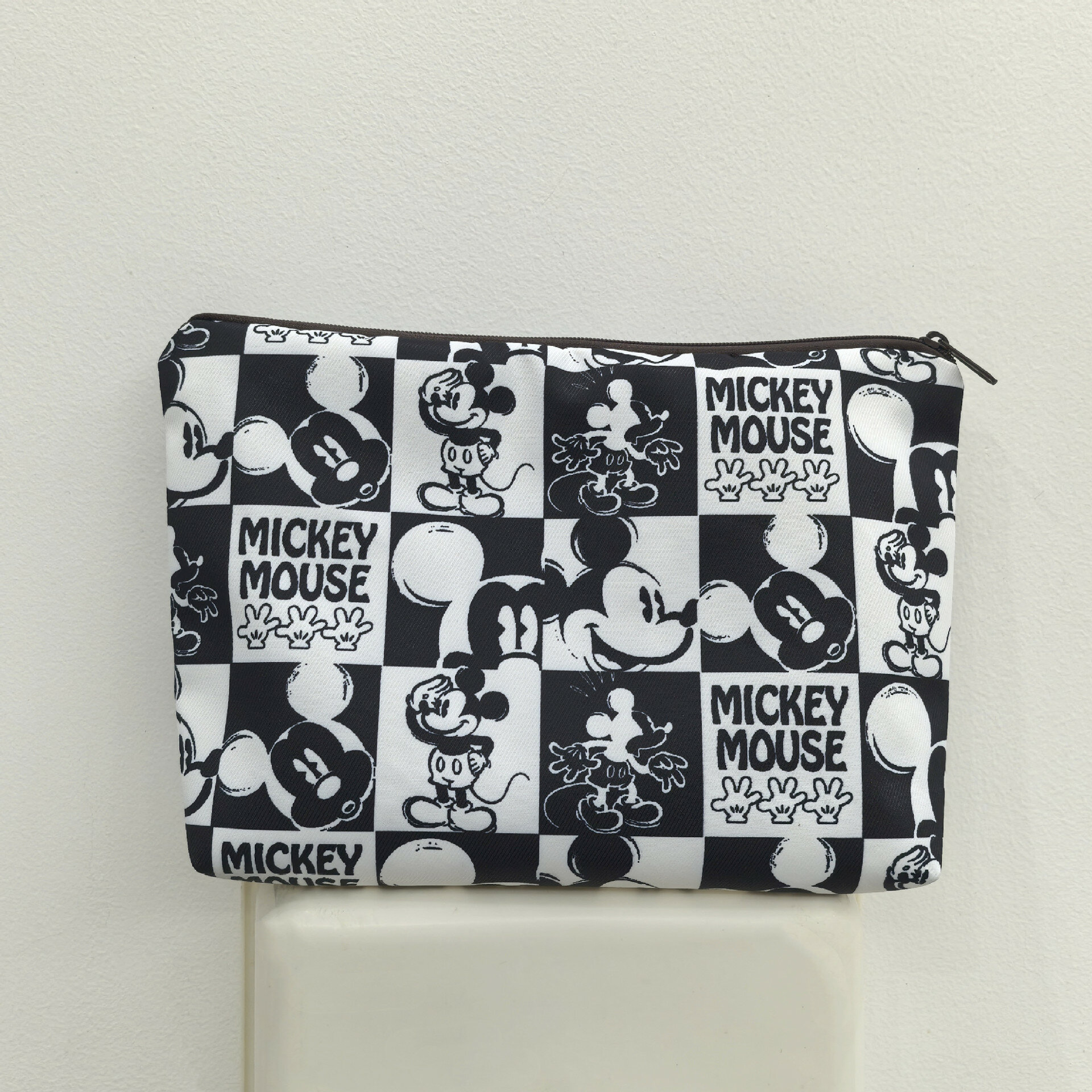 Miniso Милая косметичка в корейском стиле, портативная, вместительная, с рисунком студента, водоотталкивающая, для путешествий, хранения туалетных принадлежностей