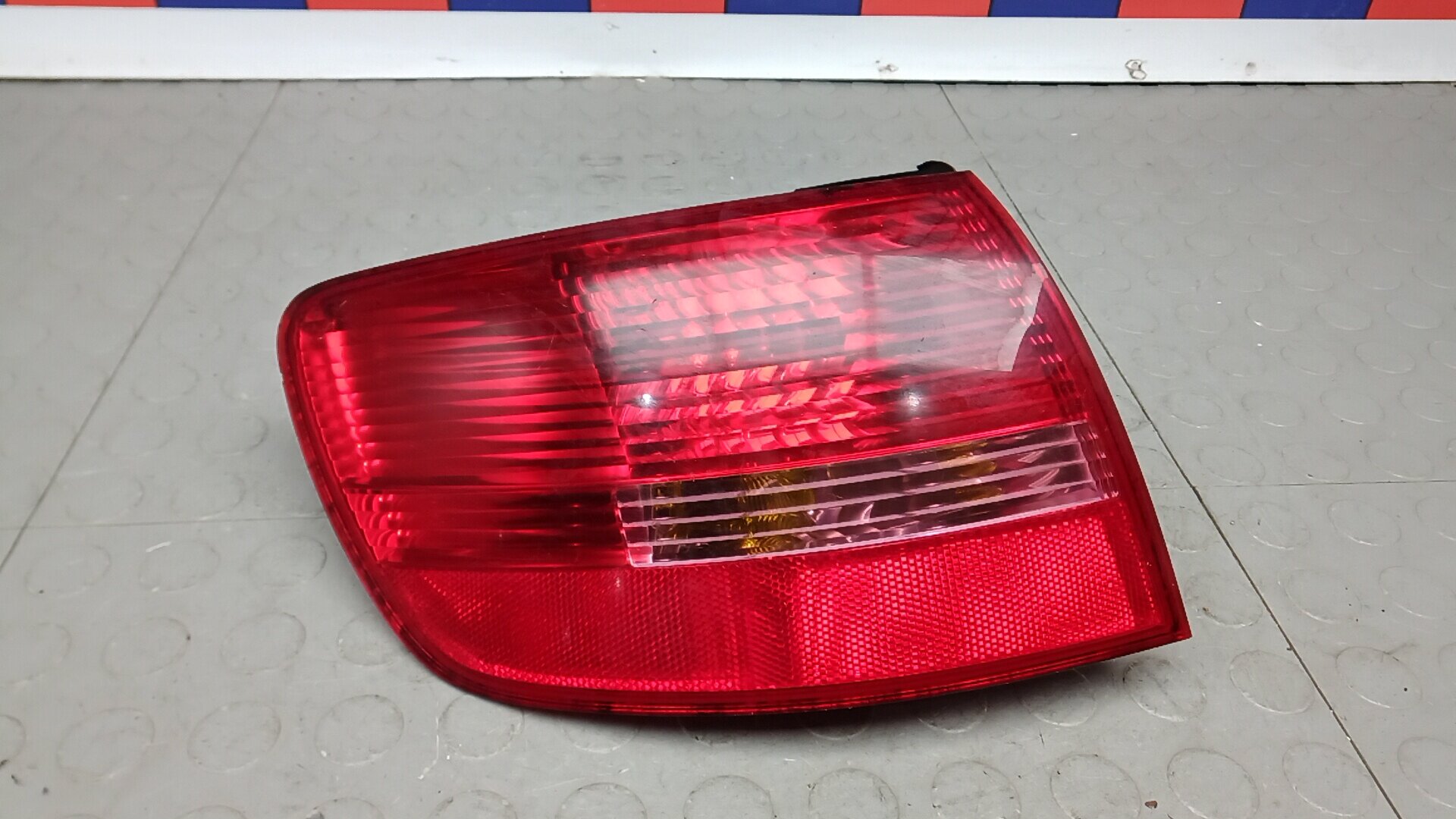 Фонарь задний левый AUDI A6 C6, Номер 4F9945095