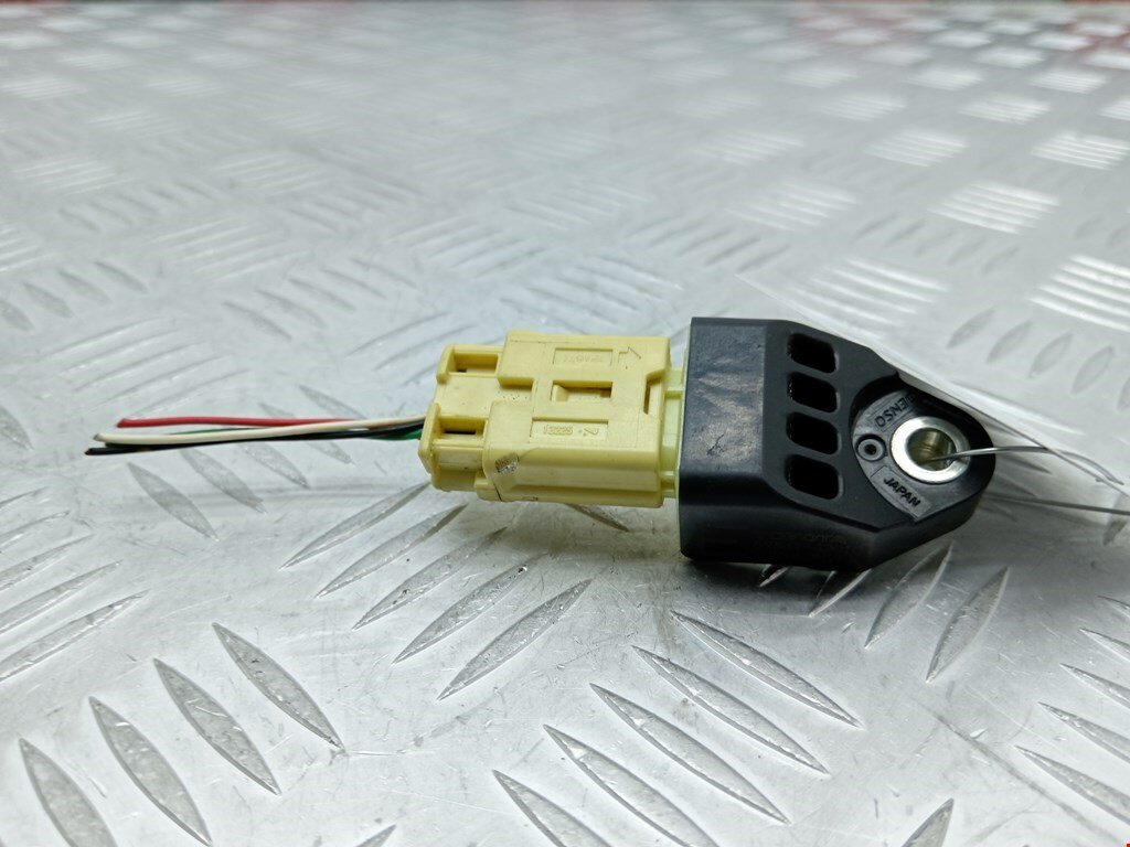 Датчик удара Toyota Rav4 3 8983142010 арт. 1842495