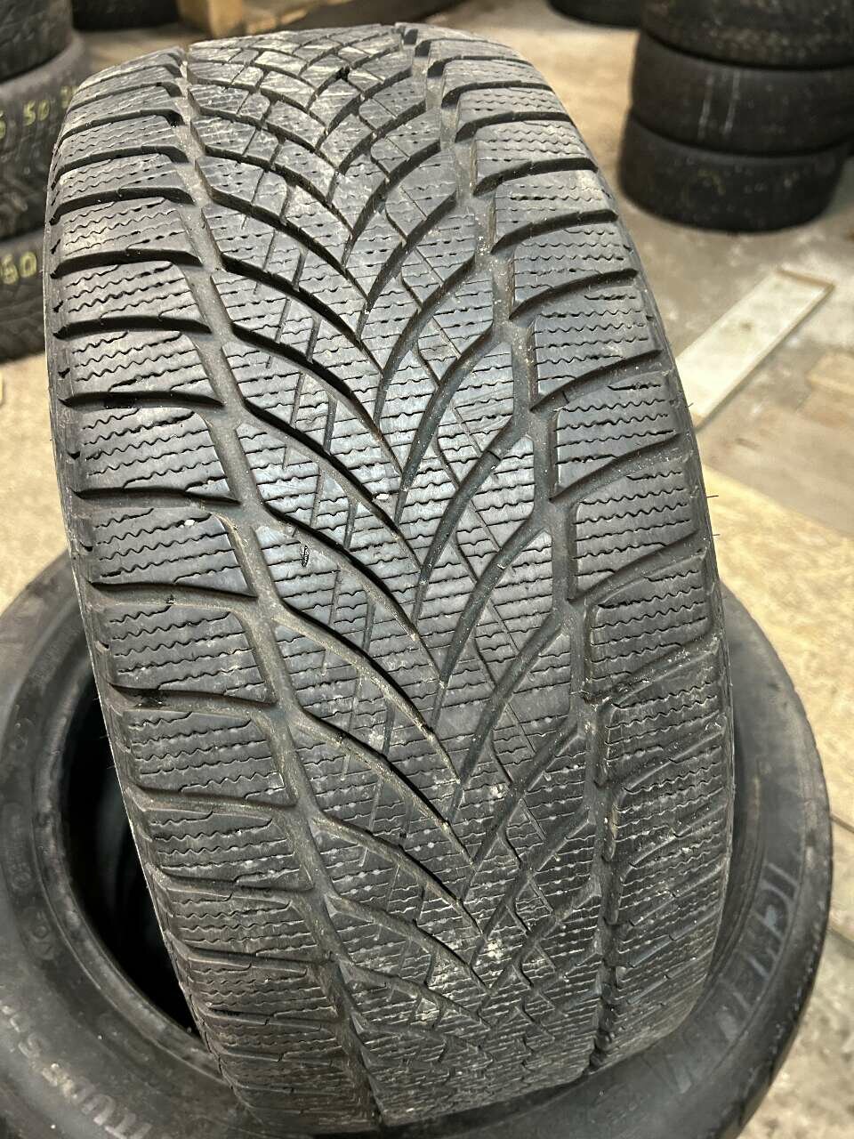 225/40 R18 92T Goodyear UltraGrip Ice 2 остаток:7.5 мм год:2020 арт:7bdd8858