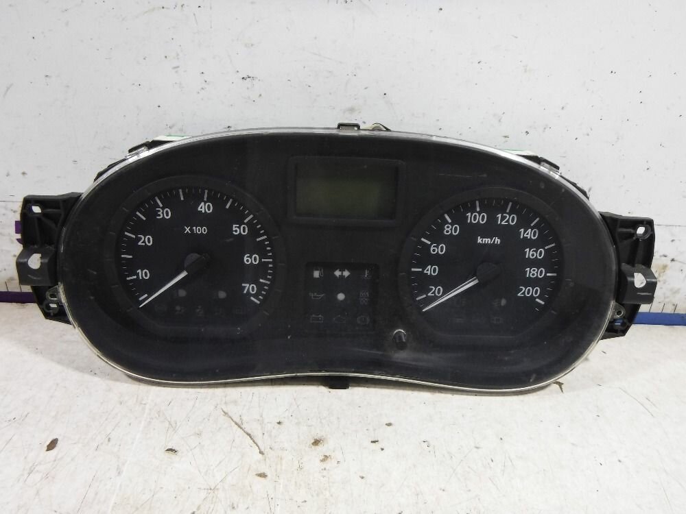 Панель приборов Renault Logan I 8200377202