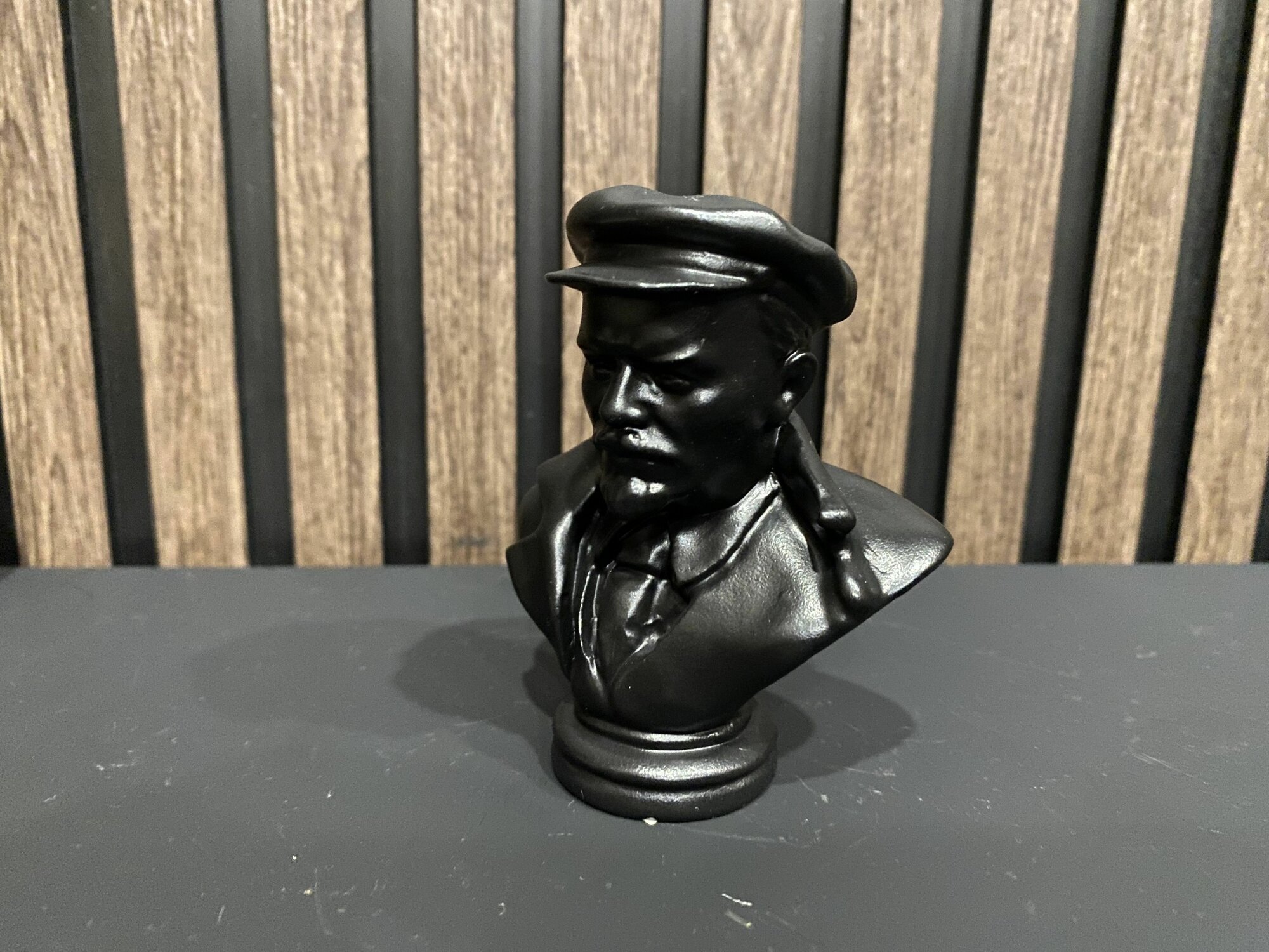 Статуэтка ленин