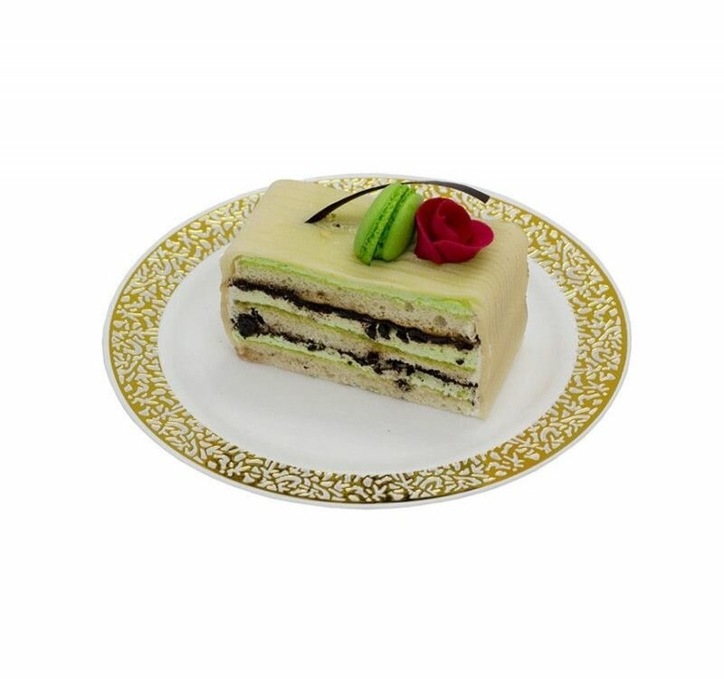 Тарелка пластиковая одноразовая 1-секционная d-190мм уп/12шт белая с золотой ажурной каймой