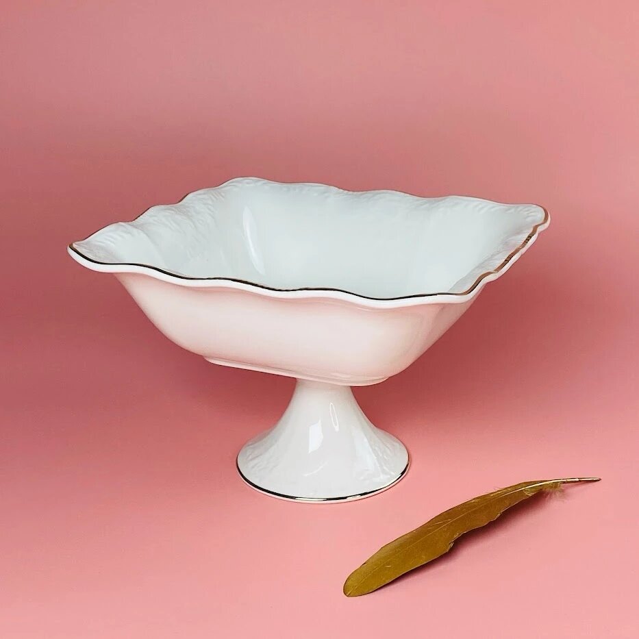 Квадратная фруктовница 20,5см на ножке агата Фарфор 102-149 118-102-149