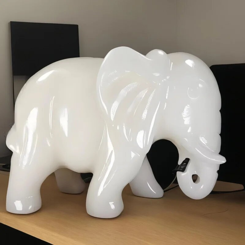 Статуэтка белый слон нефрит