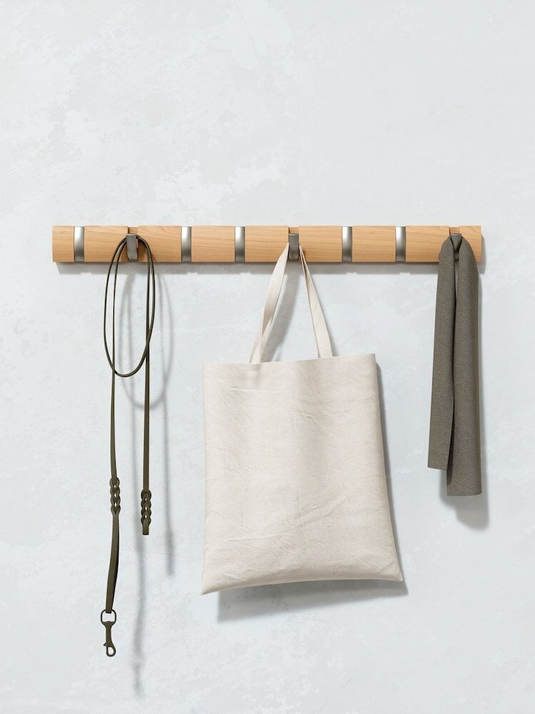 Настенная вешалка Umbra Flip, размер 81x6x3 см, цвет светло-коричневый