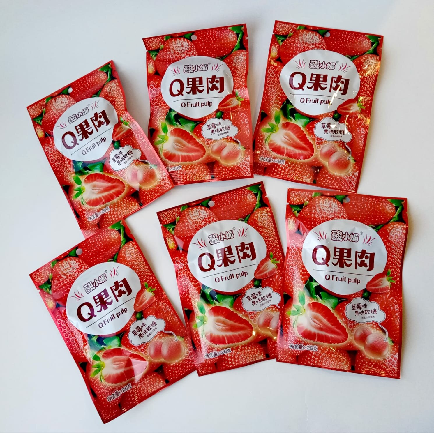 Мармеладные фрукты "Q Fruit pulp" со вкусом клубника 6 шт. + стикер в подарок