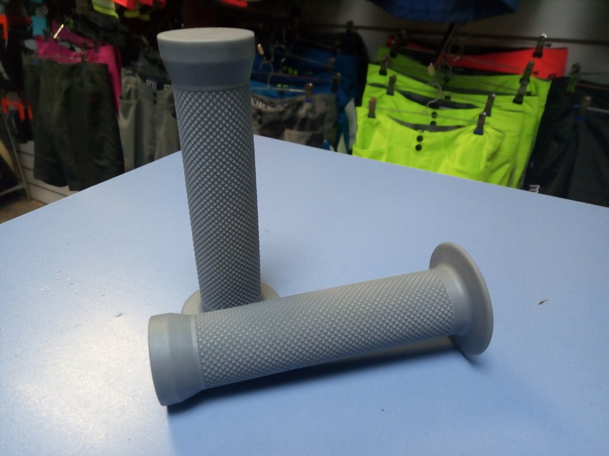 Грипсы (ручки) для руля велосипеда Clarks C83 BMX, серые