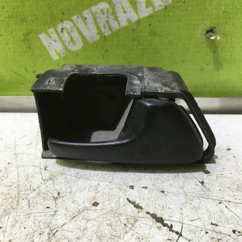 Ручка двери внутренняя правая VW Golf 3 Vento 91-97