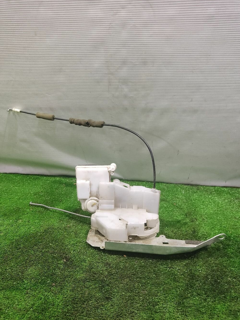 Замок передней левой двери Mazda CX-7 рестайлинг