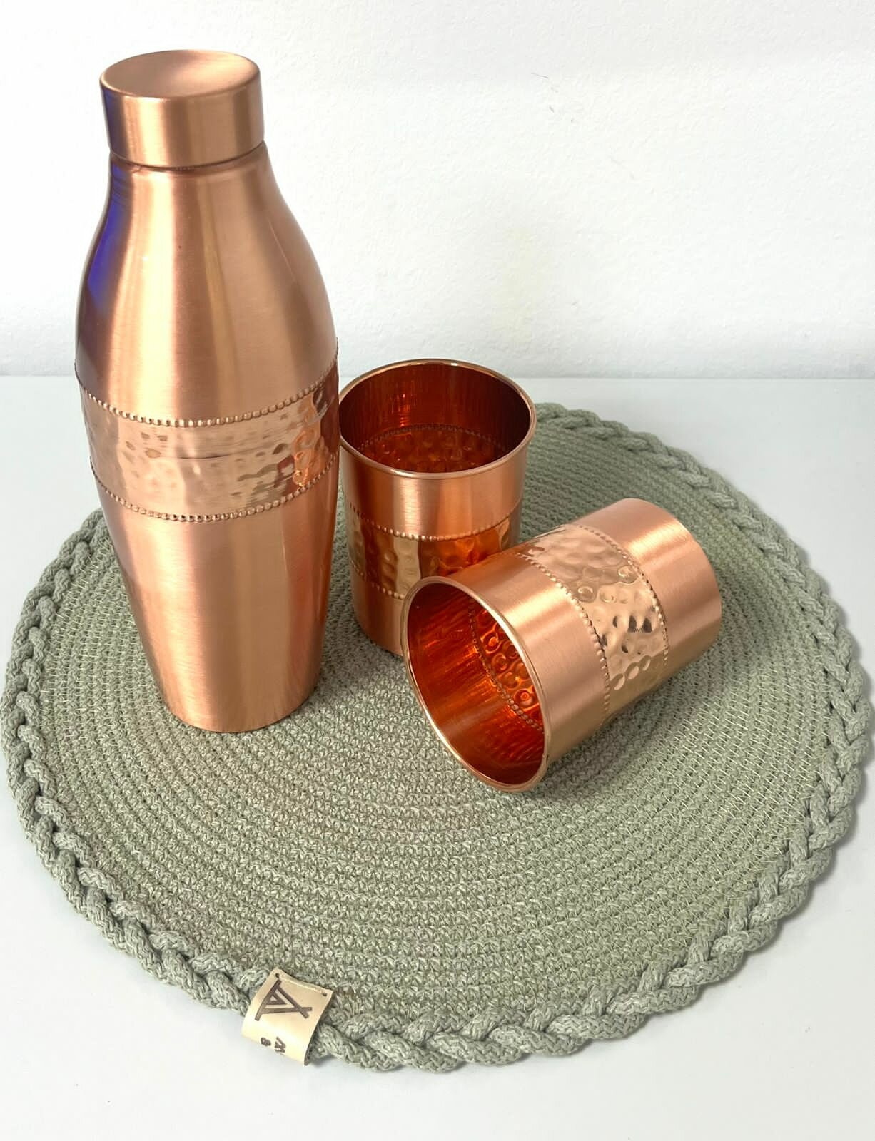 Набор медной посуды Бутылка с чеканкой и 2 стакана, толстые стенки, Индия, качество премиум (Oxan)